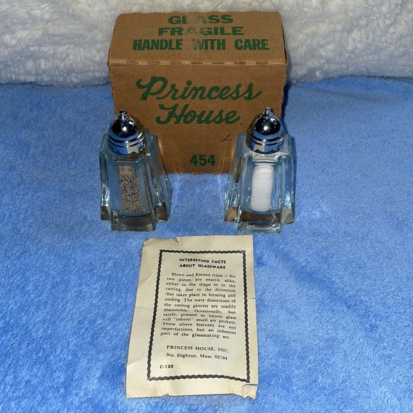 Princess House | Kitchen | Vintage Princess House Salt Pepper Shakers ...